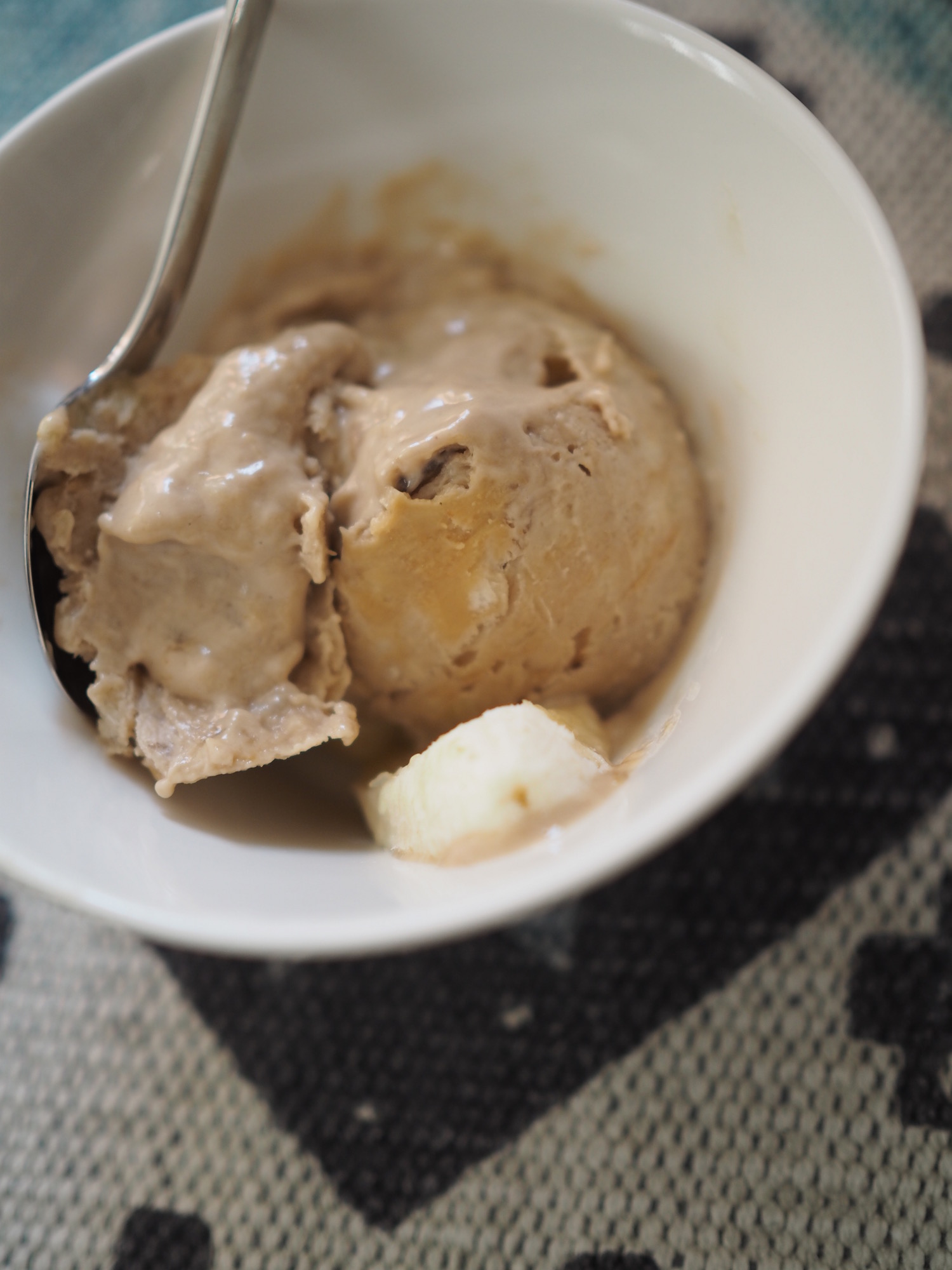 maidoton Snickers-jäätelö